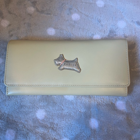 RADLEY LONDON | Bags | Nwot Radley Londonleather Flapover Matinee ...